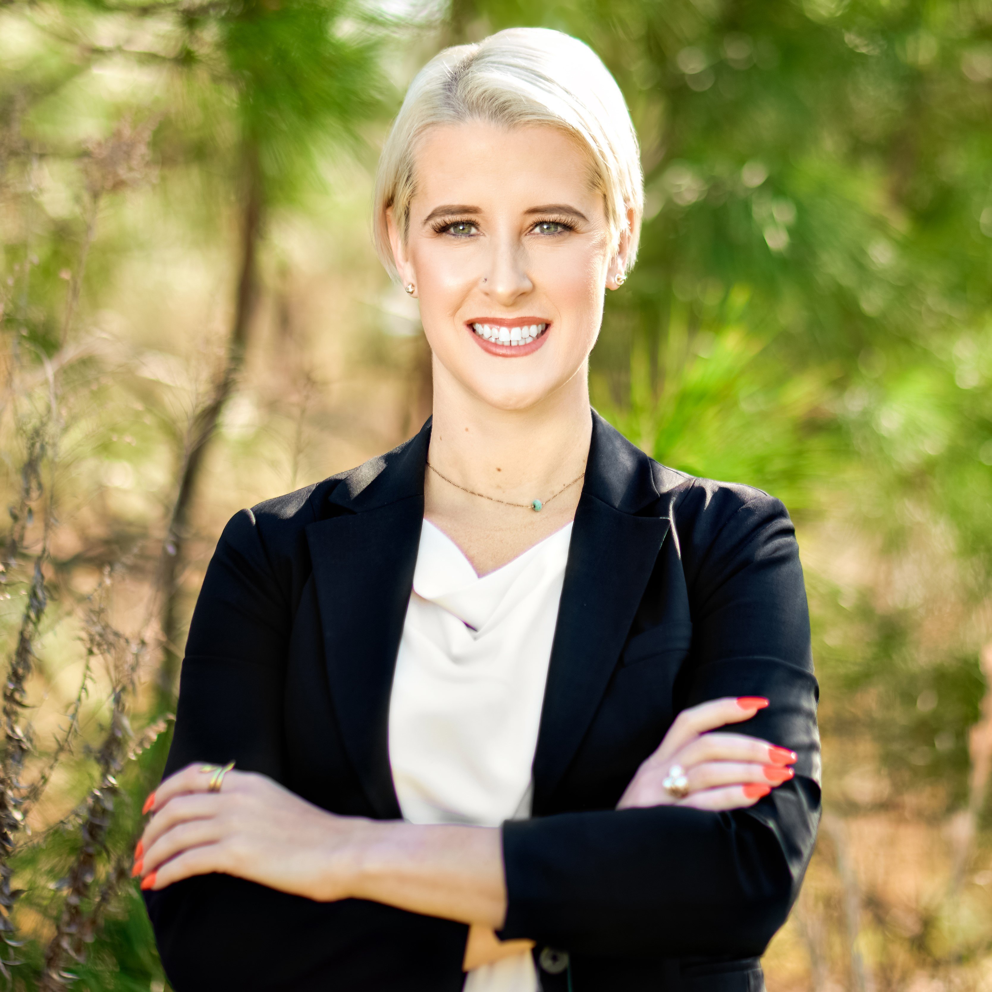 TEAM SPOTLIGHT: LESLIE HOLLAWAY